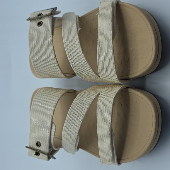 Vionic | Shoes | Vionic Pacific Rio In Cream New | Poshmark